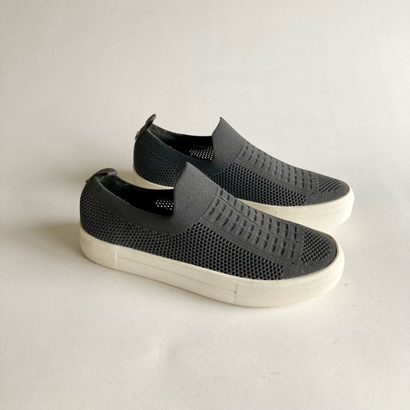 Steve Madden | Shoes | Steve Madden Grey Fabric Low Top Sneakers Size 9 ...